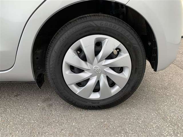 トヨタ ヴィッツ（Vitz） ヴィッツ F・2019(R1)年式・シルバーメタリック・1000cc・トヨタウン北谷店・4.4万km・保証付 ...